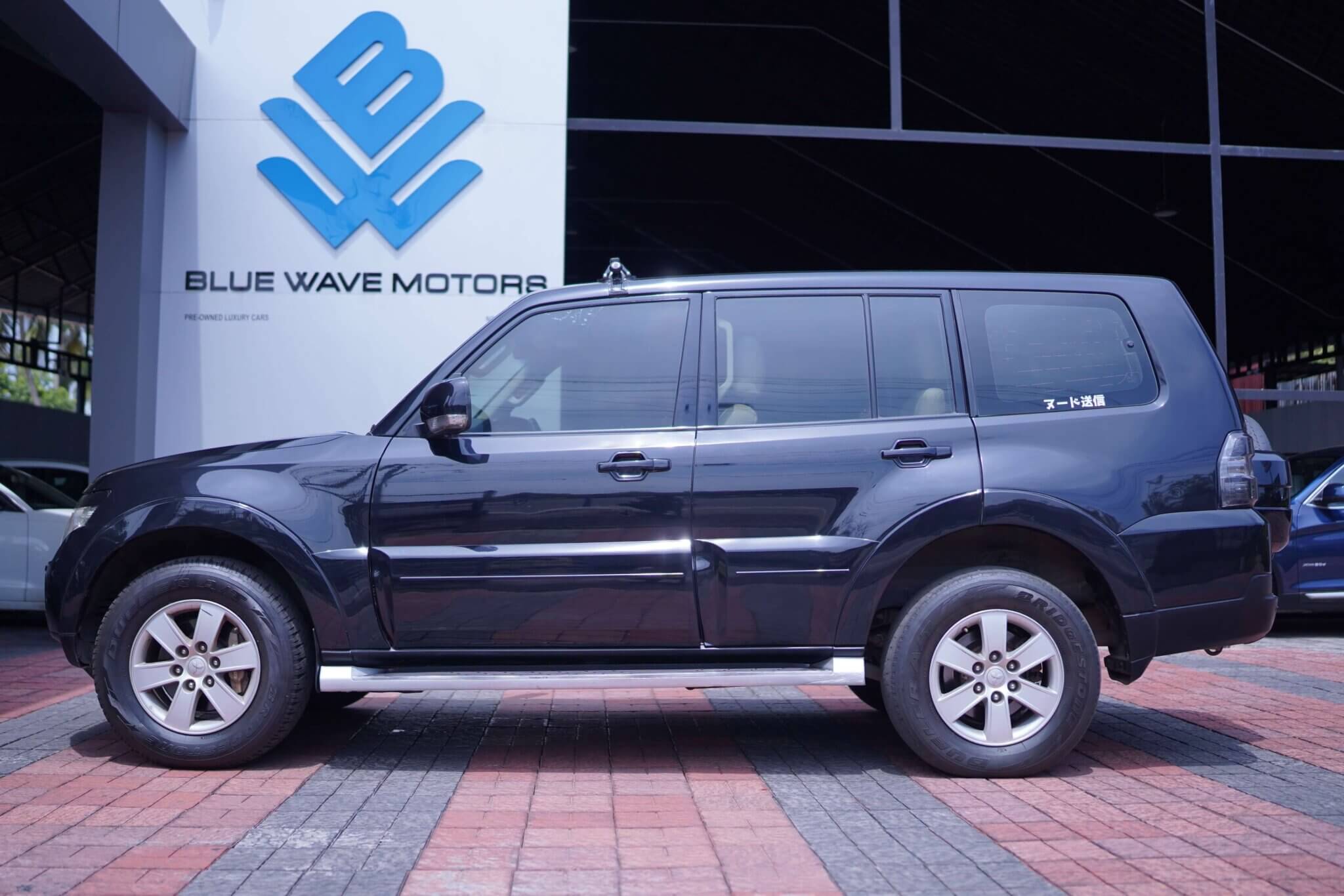 Mitsubishi Montero - Blue Wave Motors